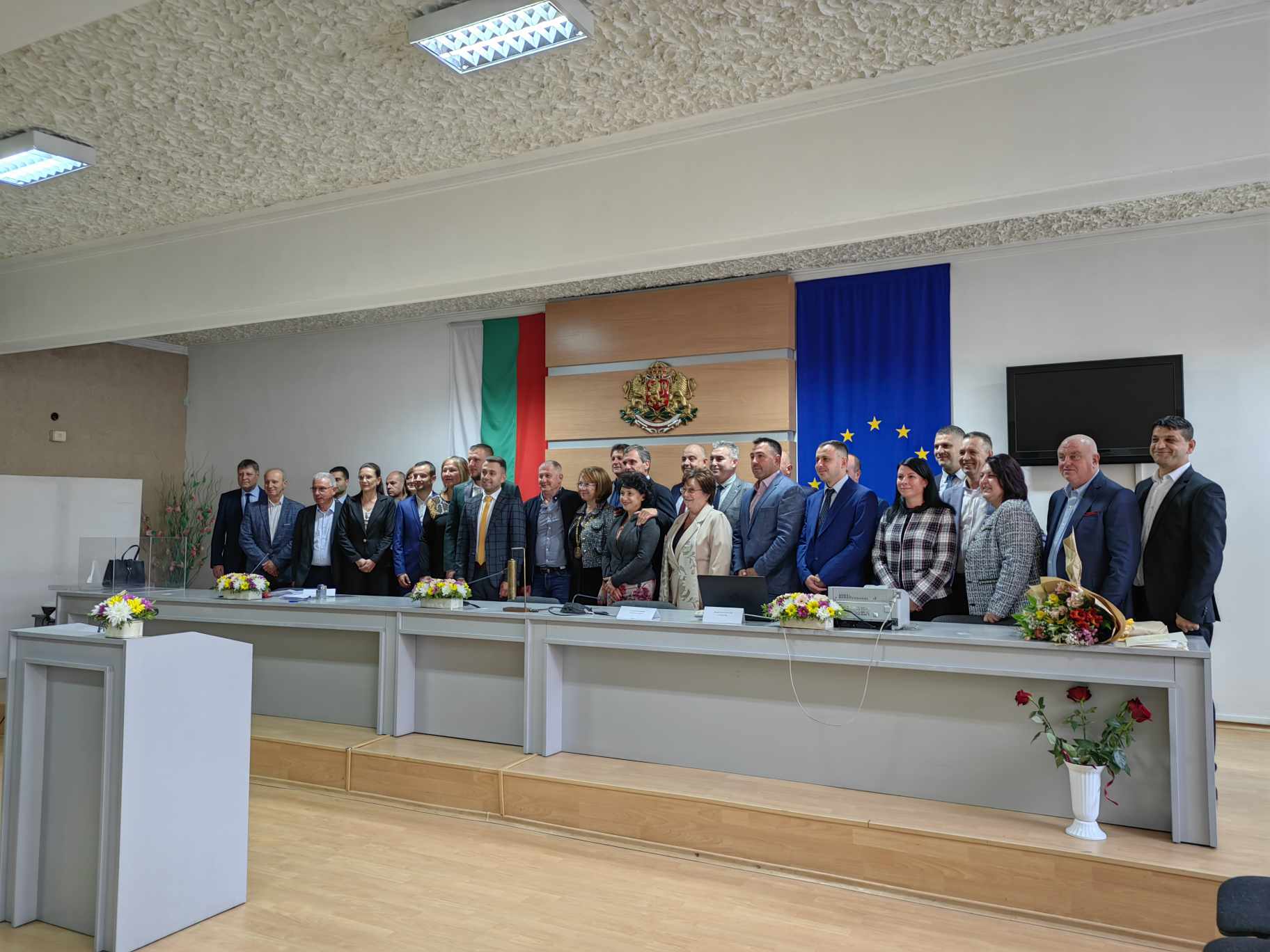 Кметът Галина Стоянова Общинският съвет и кметове в община Казанлък положиха клетва